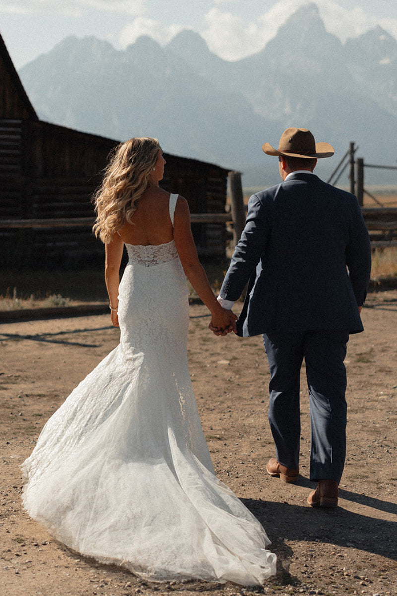 Grace Bride Jordan in the Lumi Gown – Grace Loves Lace NZ